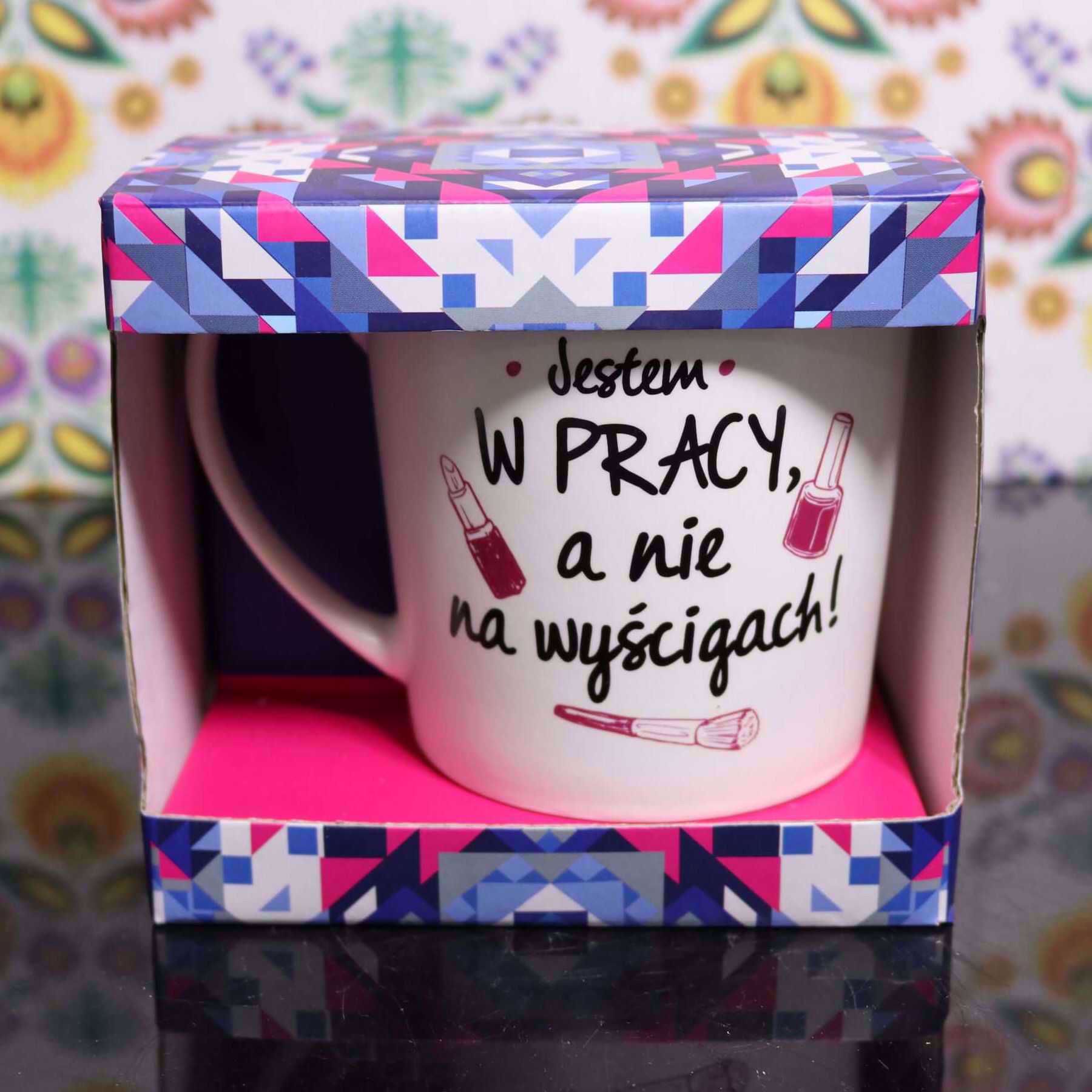 Kubek Jestem w Pracy a Nie na Wyścigach - GodsToys.pl